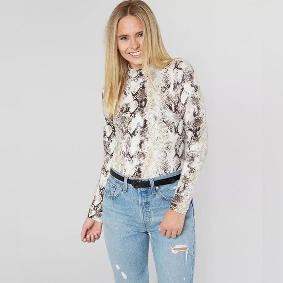 Buckle | Tops | Willowroot From Buckle Snake Print | Poshmark